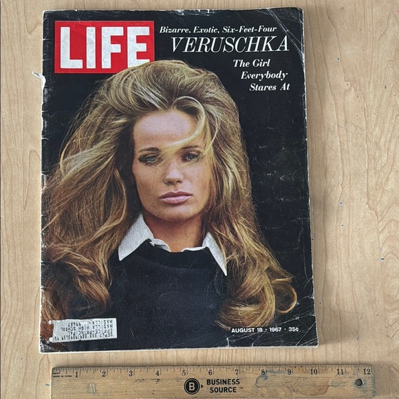 Hair | Vintage Magazine Womens Fashion And Culture Publication August ...